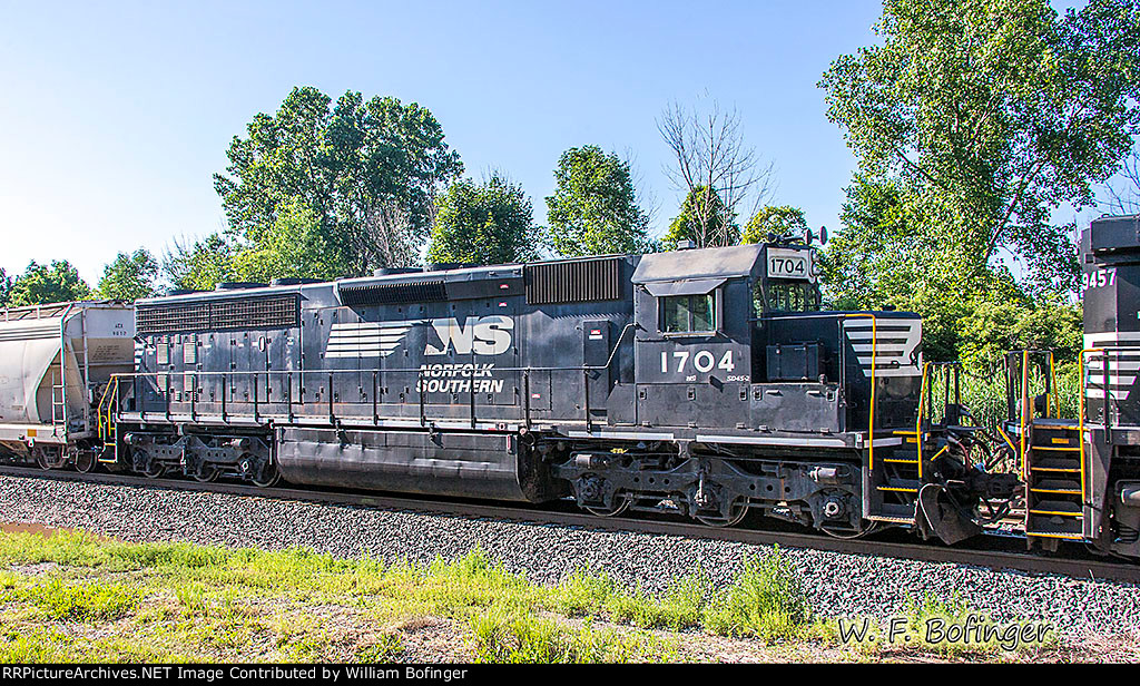 NS 1704